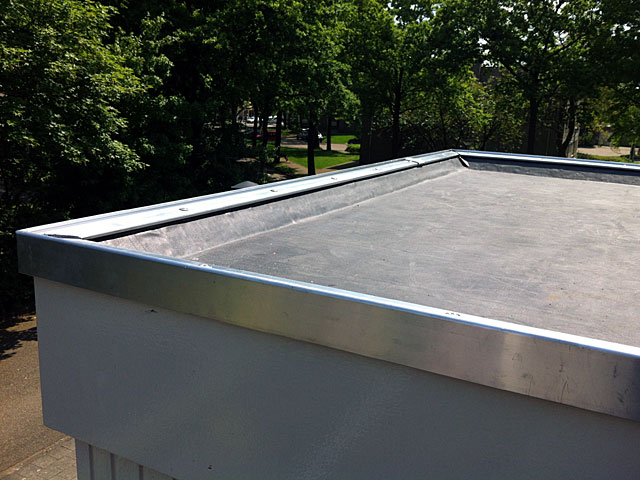 EPDM dakbedekking op plat dak van dakkapel